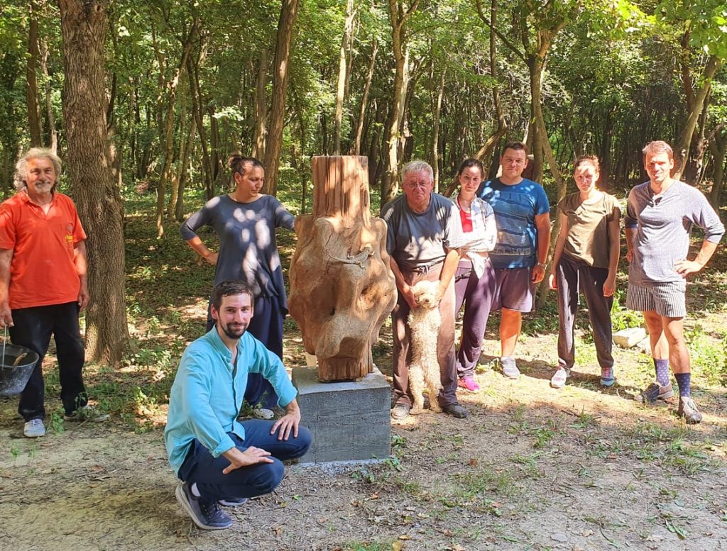 Pod senkama jasena proširuje se najveći park skulptura od drveta na ...